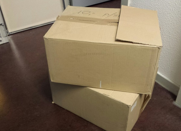 Medewerker steelt inhoud pakketten distrubitiebedrijf