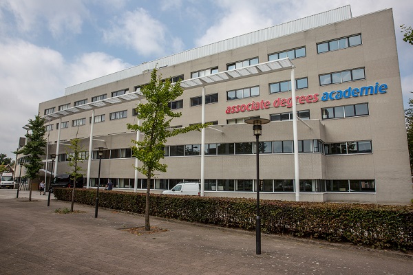 Meer studenten en nieuwe opleiding op Associate degrees Academie