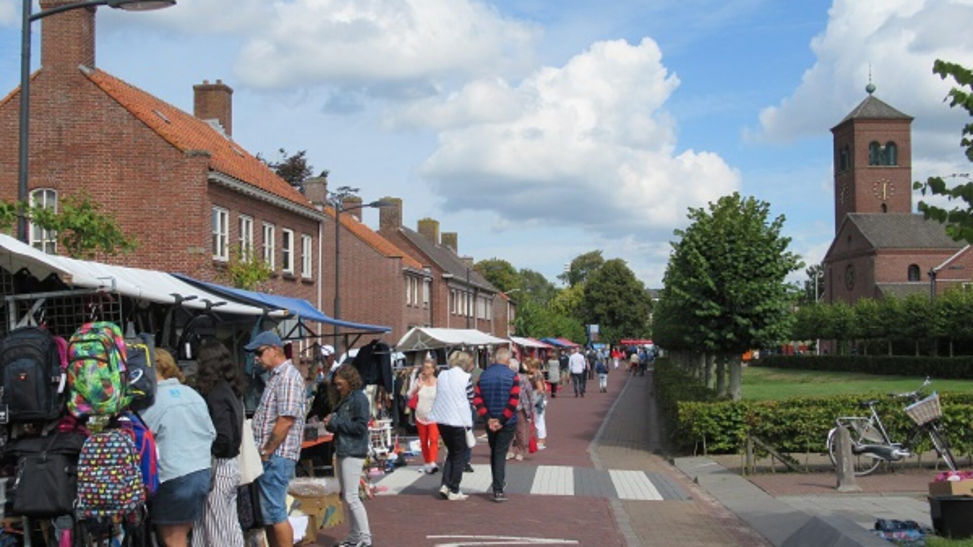 Kermis, braderie, raadsrace en wielerronde in Huijbergen