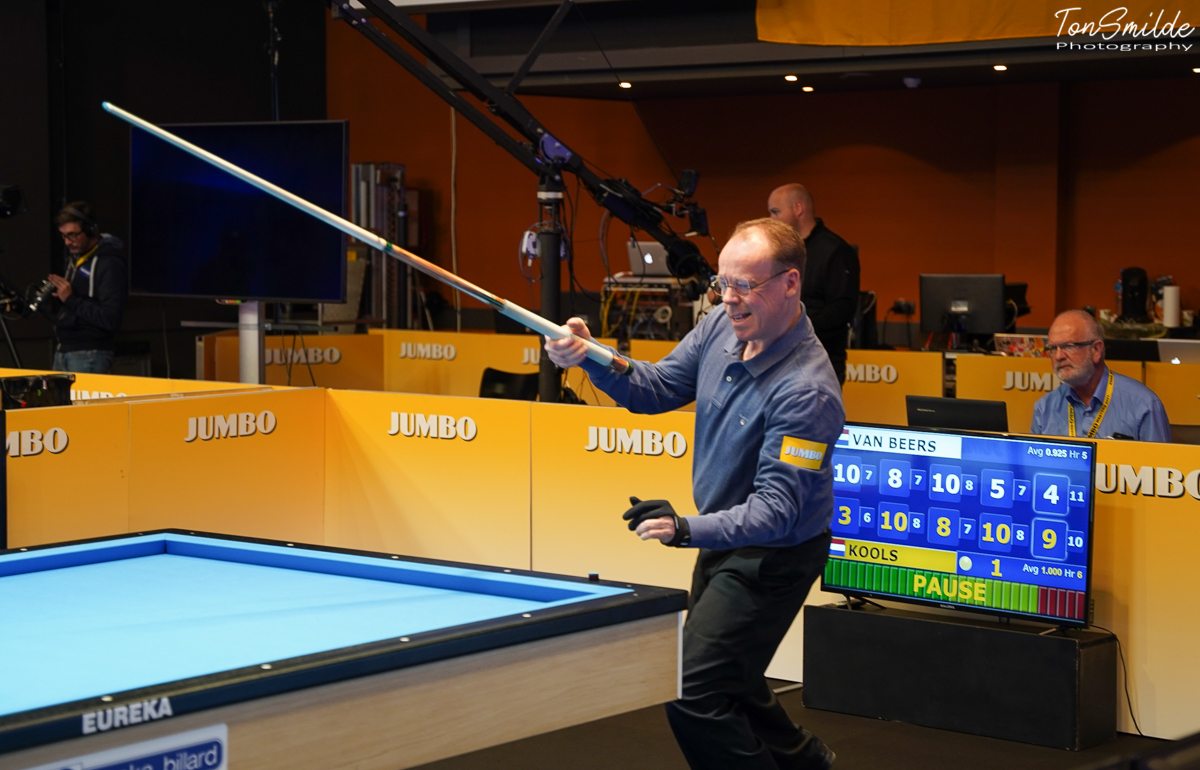 Debutant Ludo Kools (53) uit Hoogerheide stunt met zege NK driebanden ...