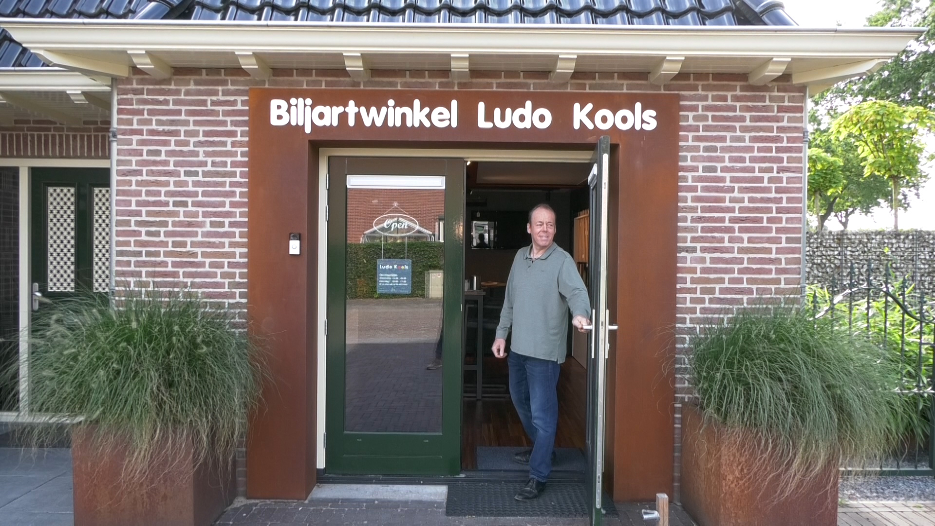 Biljartkampioen Ludo Kools opent biljartwinkel: 'Kijken hoelang het ...