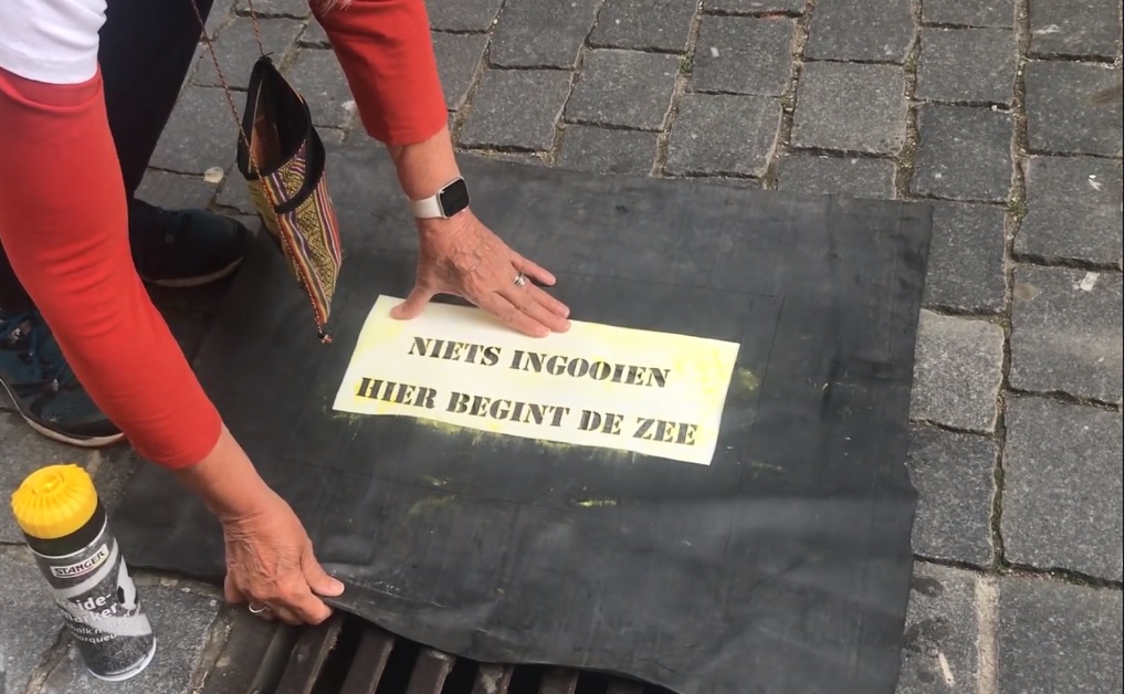 Geen afval of peuken meer in de goot, want: 'Hier begint de zee'