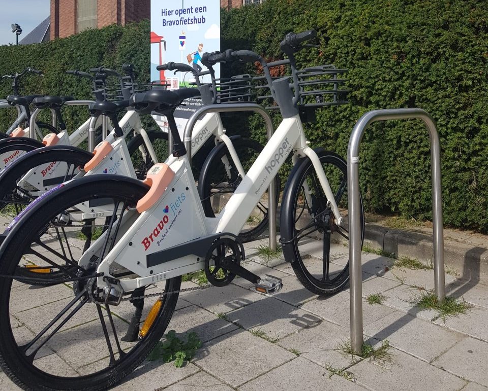 Deelfietsen bij twee bushaltes in Hoogerheide en Huijbergen