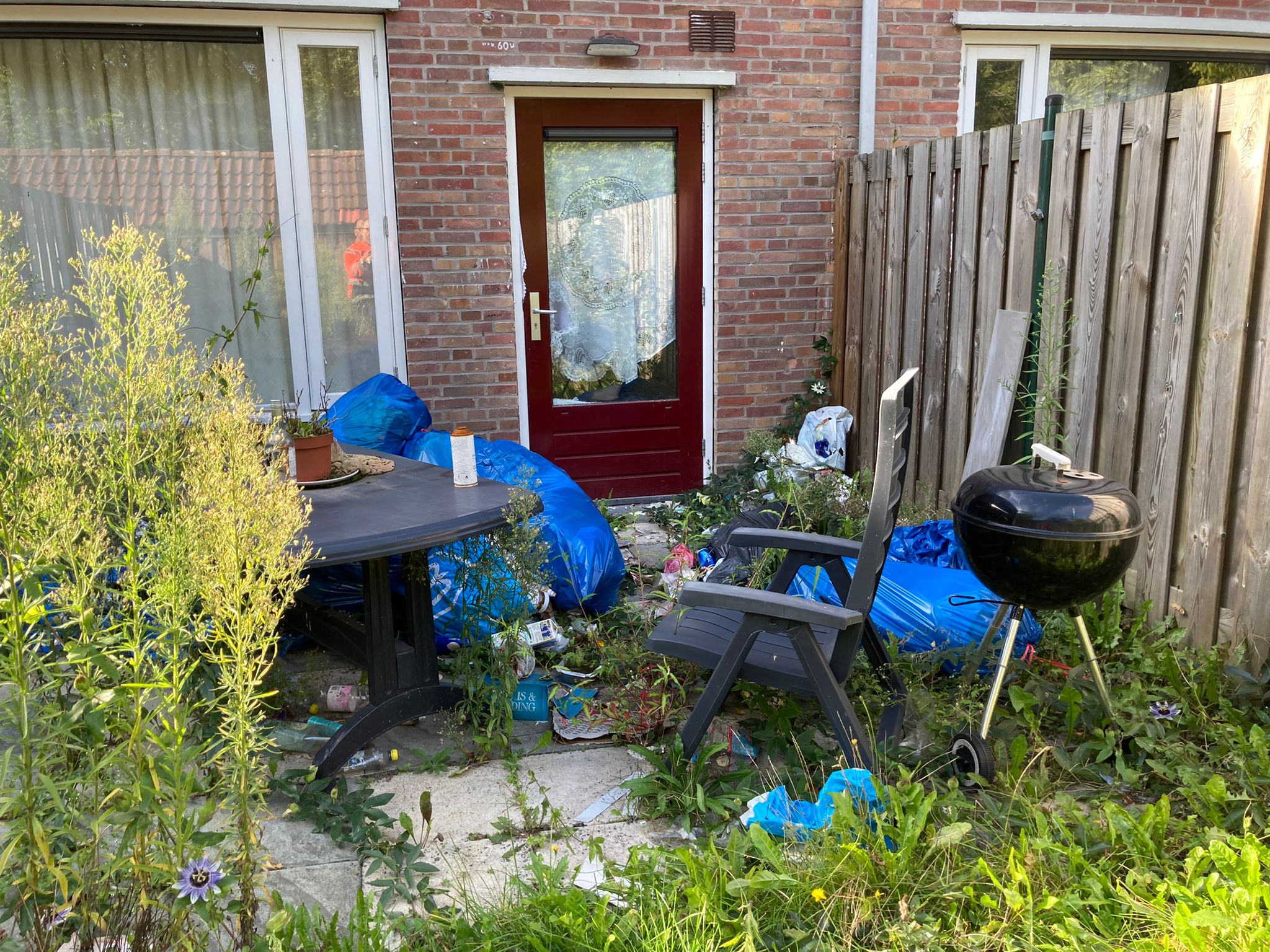 Volop rotzooi bij huurwoningen Alwel in Roosendaal: 'Zo blijft de ...