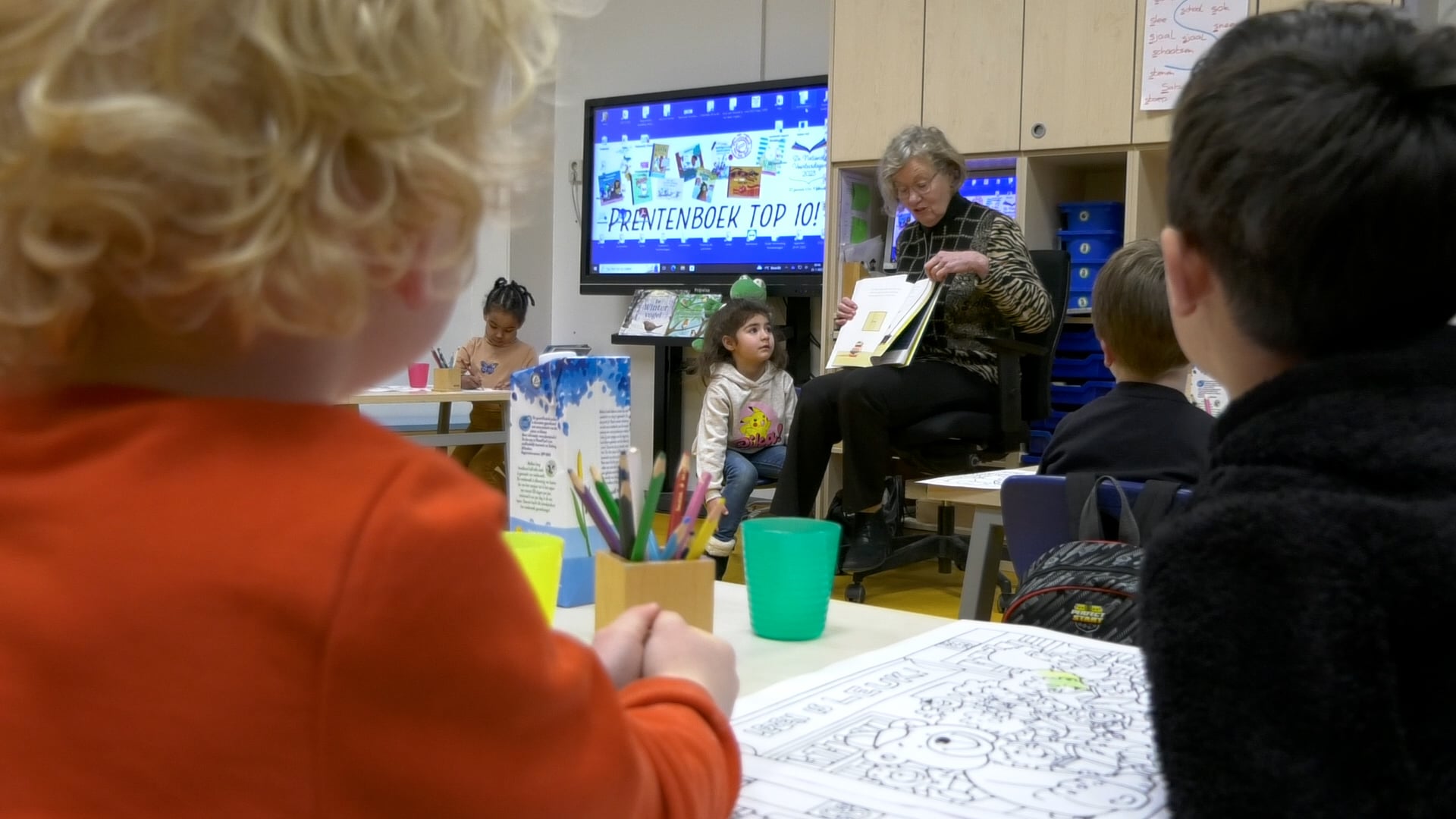 Voorlezers brengen leesplezier over op basisschool Anton van Duinkerken