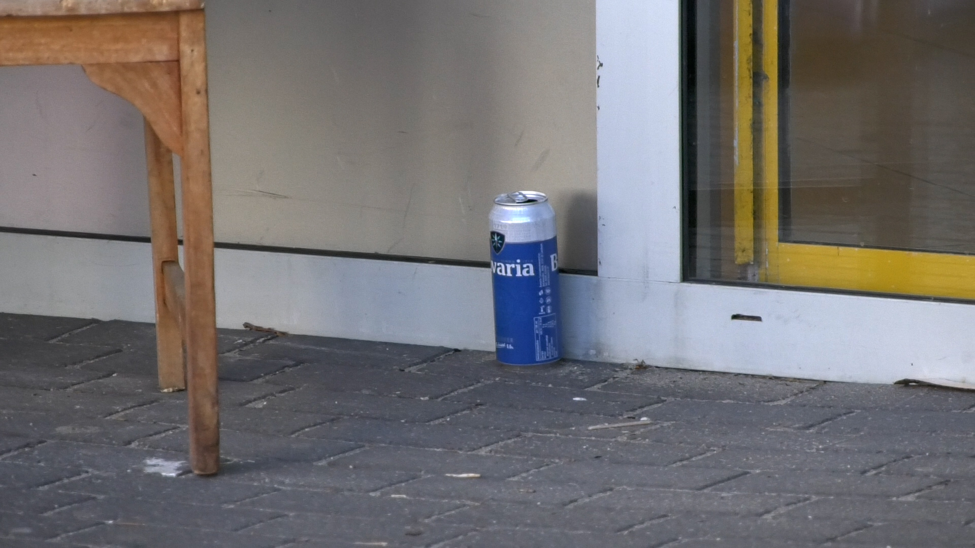 Vanaf 1 april ook statiegeld op blikwerk: 'Ik blijf het gewoon weggooien'