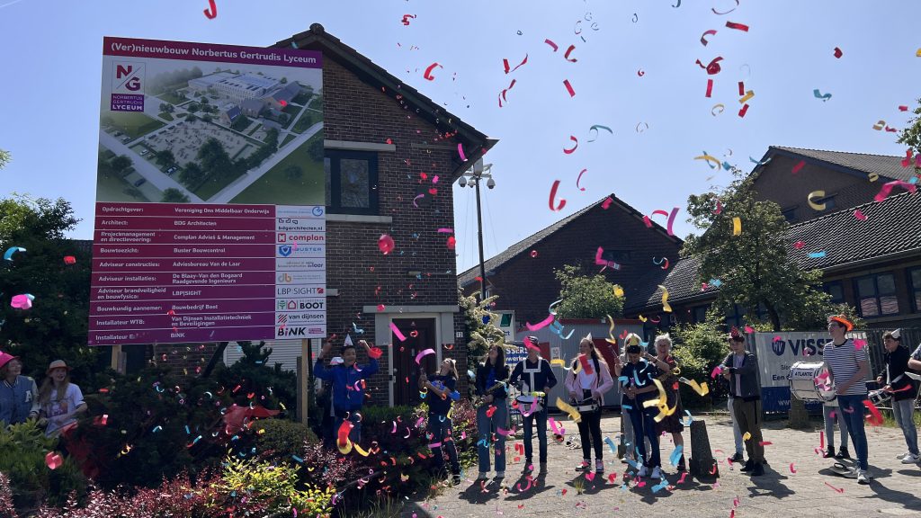 Norbertus Gertrudis Lyceum markeert nieuw hoofdstuk met bouwbord