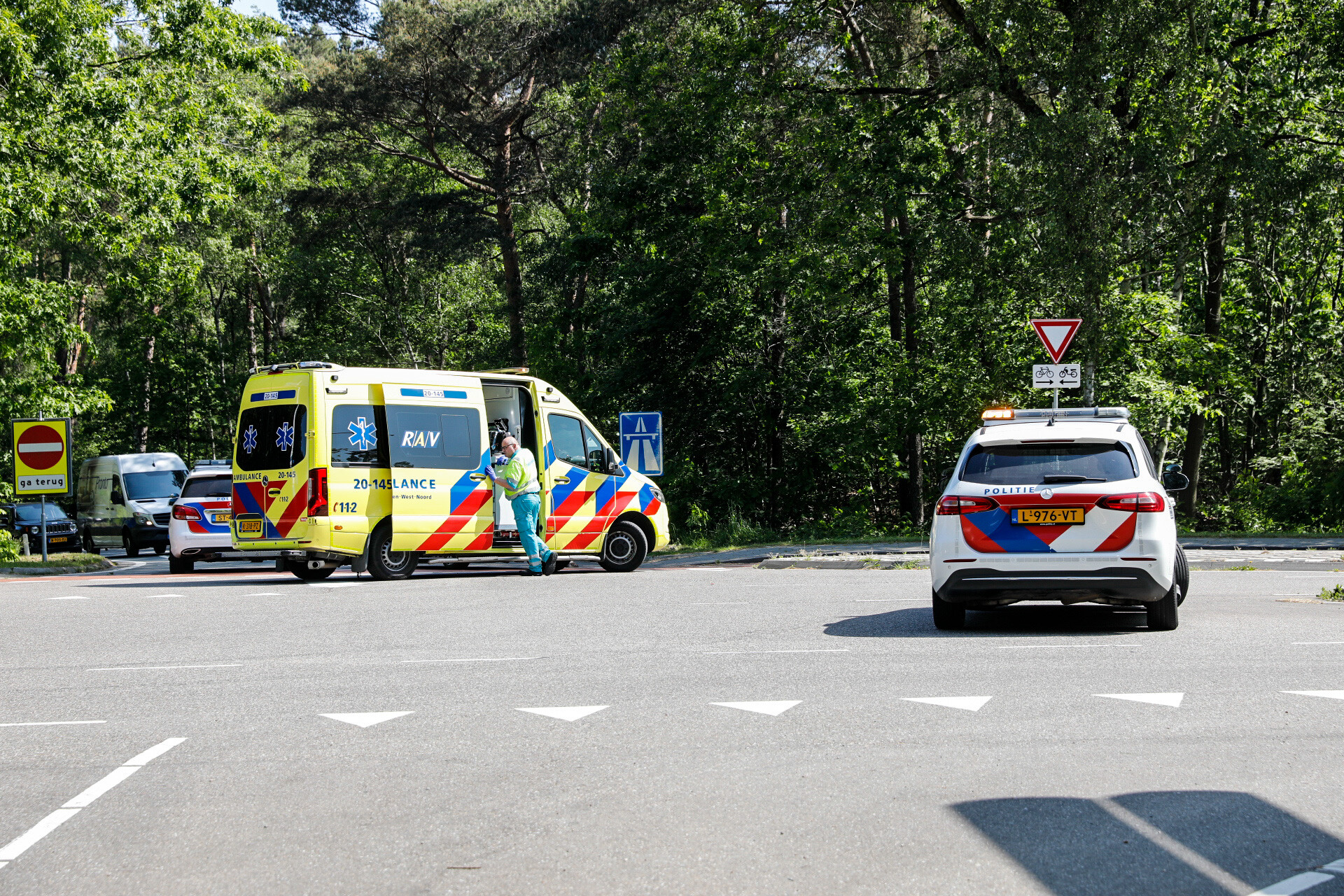 Fietser gewond na botsing: op- en afrit A4 bij Bergen op Zoom vrijdag afgesloten