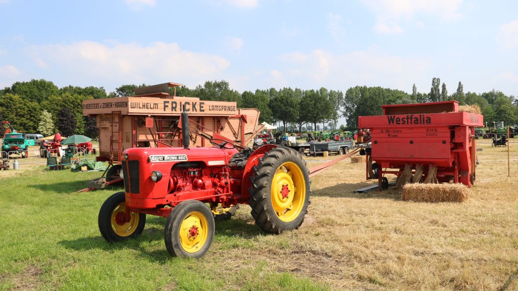 Terug in de tijd van de agrarische sector bij de boerendag-trekkerdag