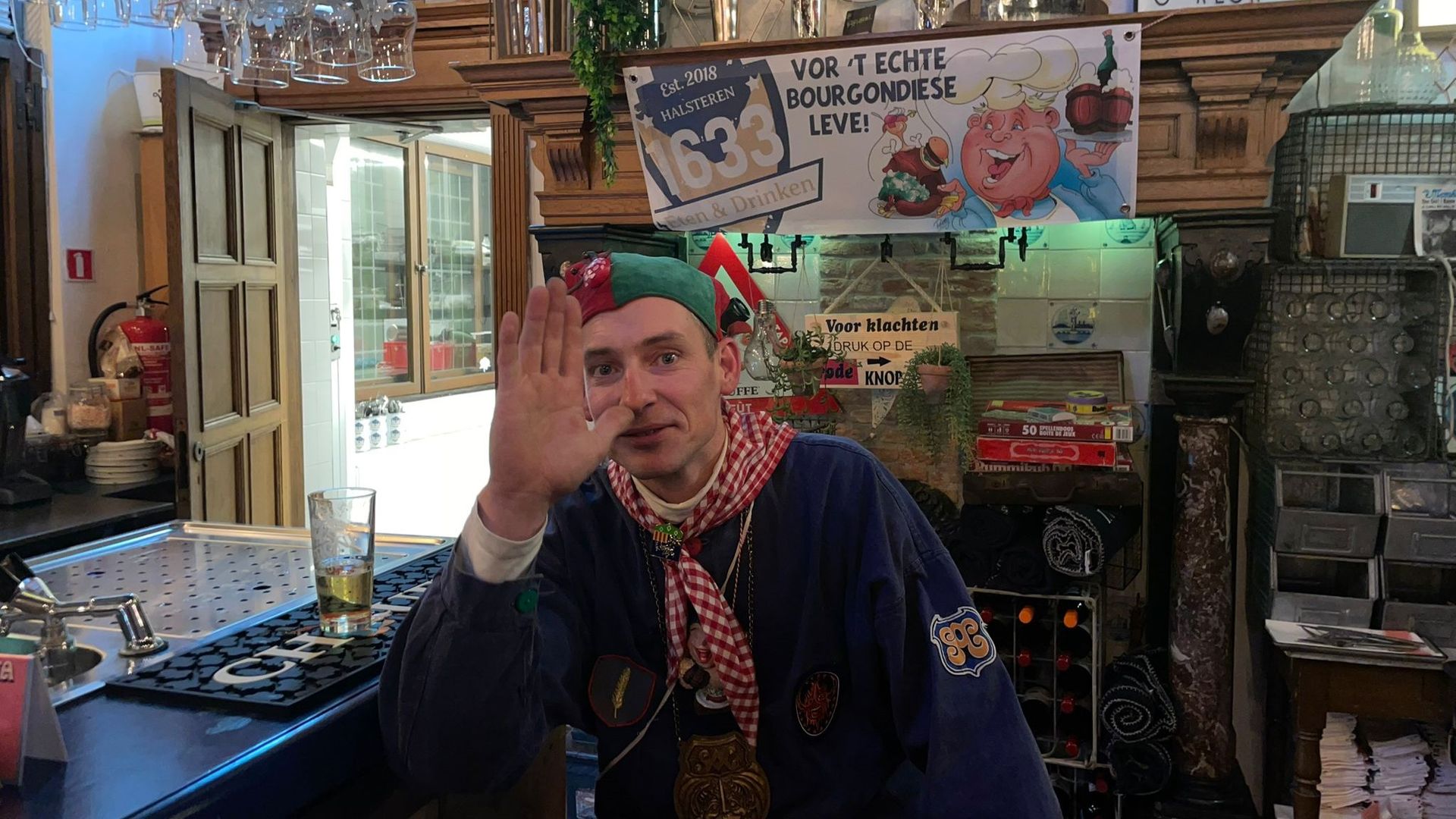 Na 7 jaar stopt Martin als ‘t narreke van Altere: ‘Afscheid met lach en ...