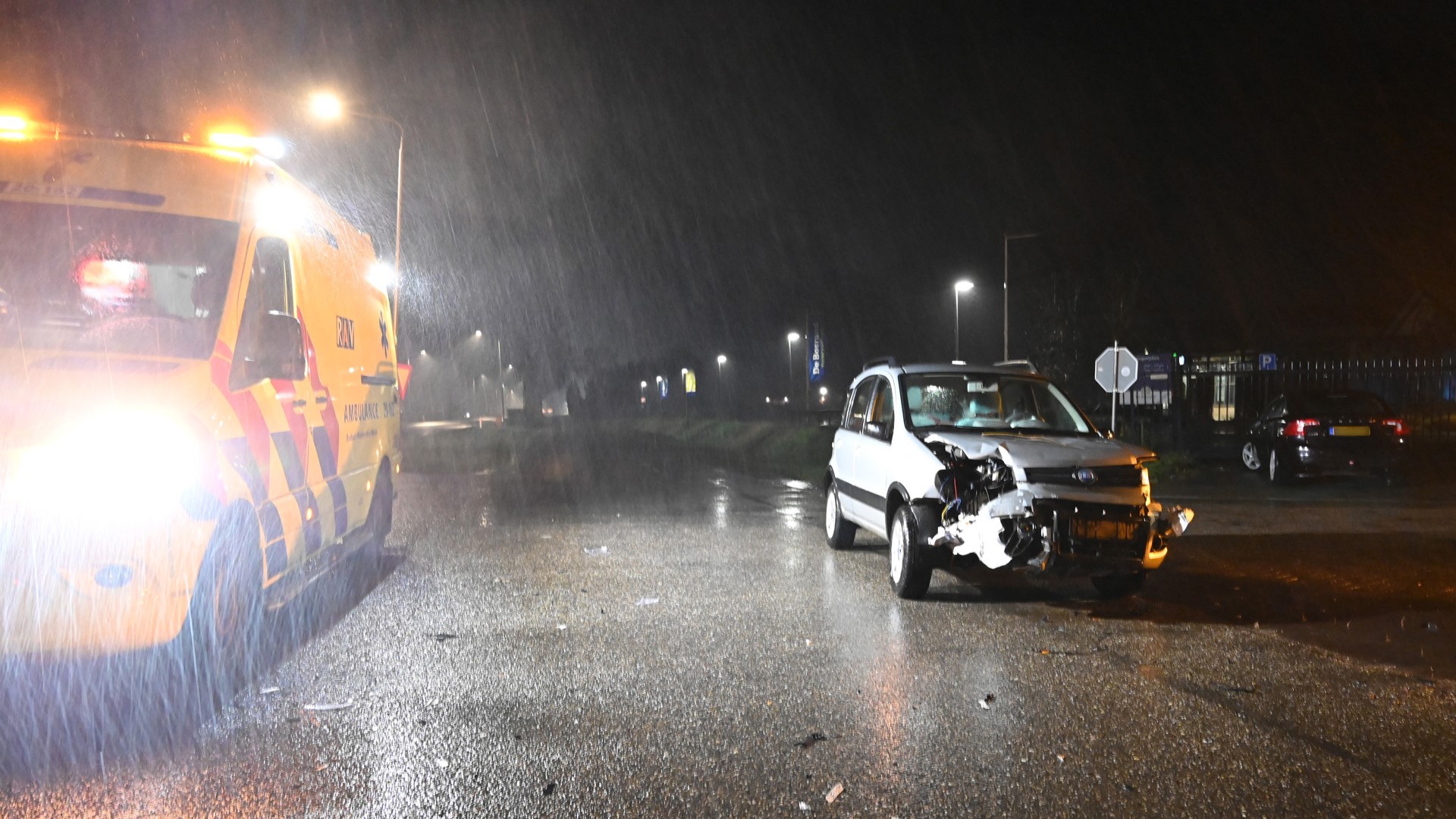 Botsing op kruising Antwerpseweg en Beemdstraat in Rijsbergen