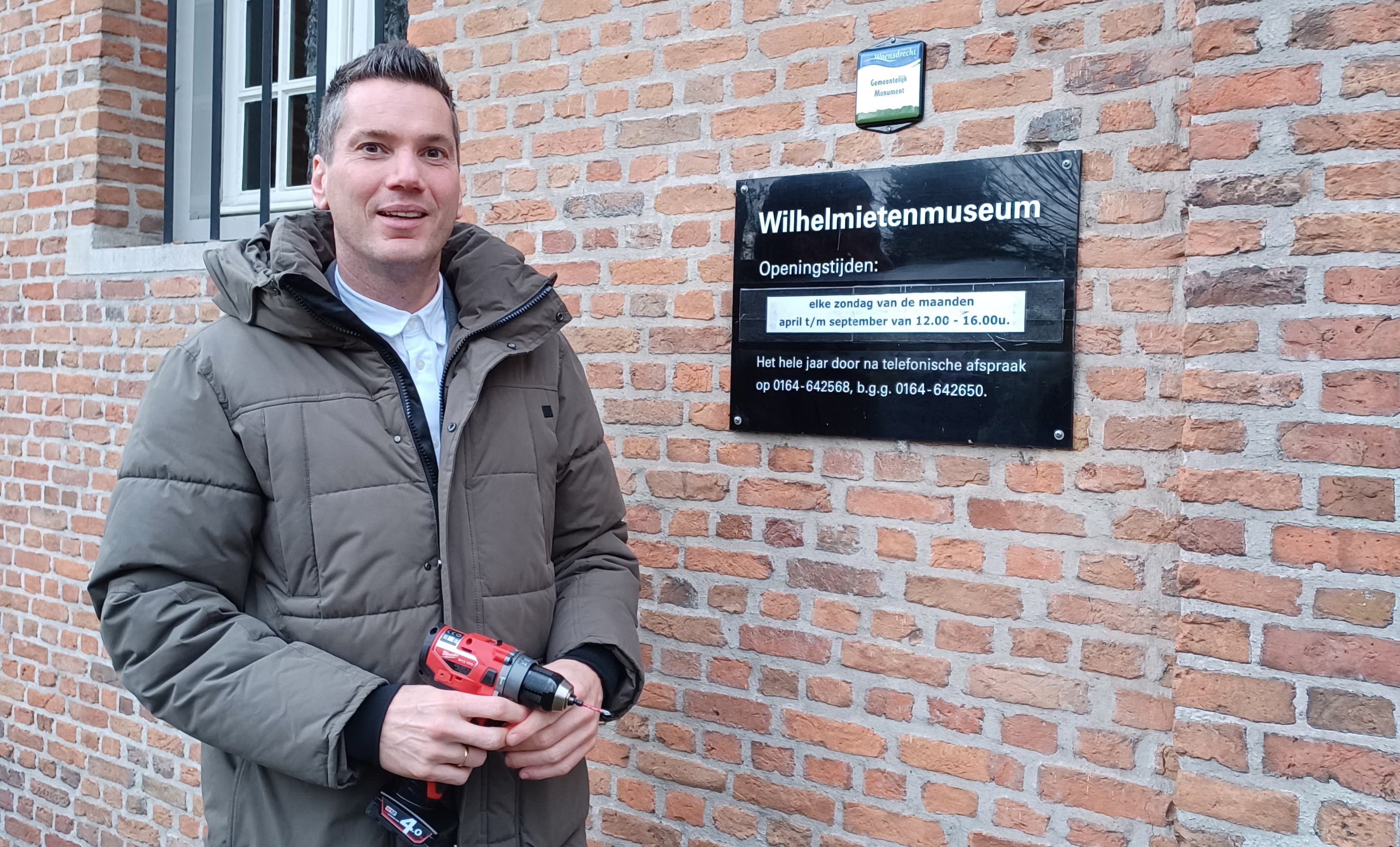 Monumentenschildje siert klooster van Huijbergen