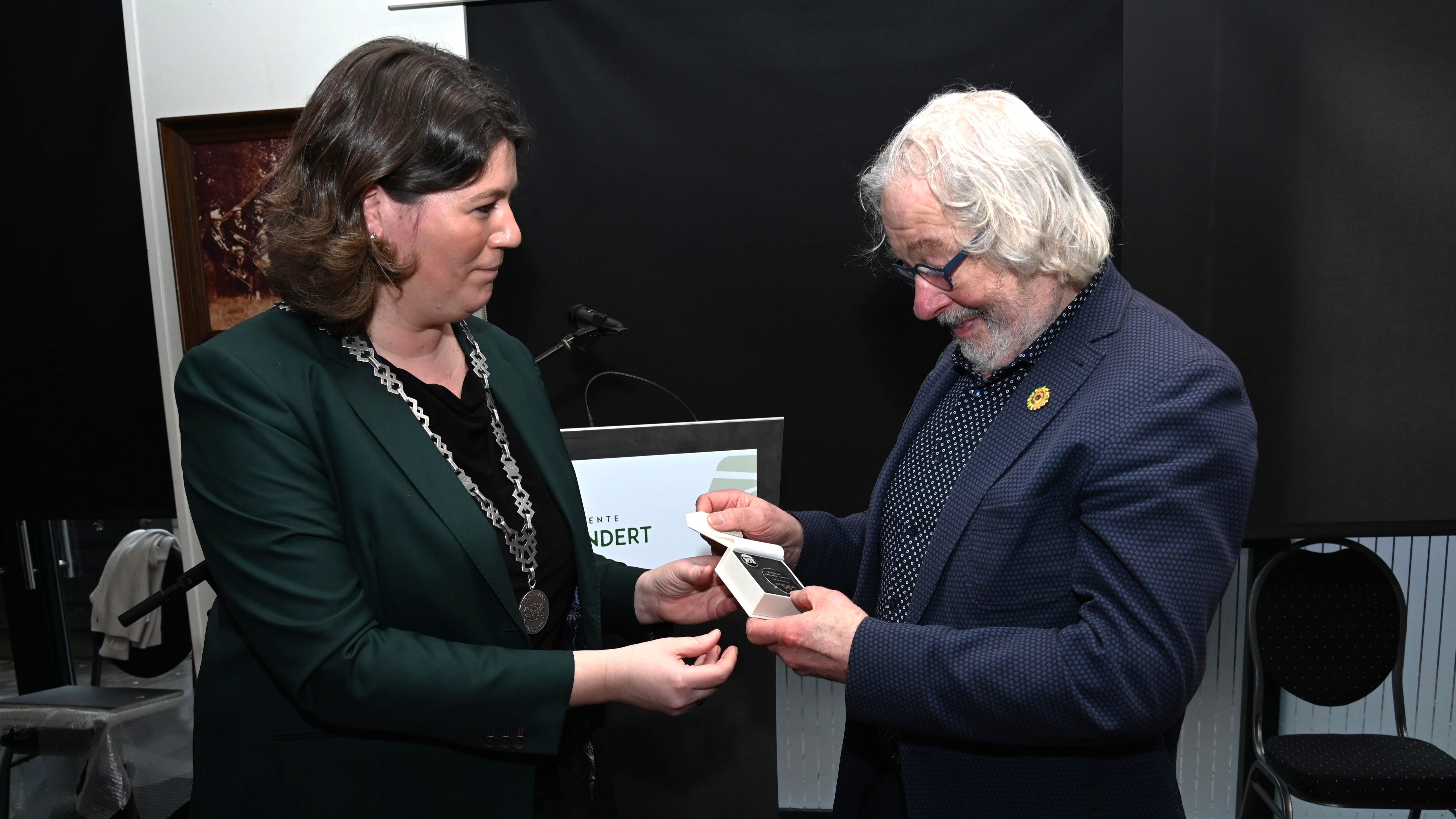 Johan Brosens mag zich als derde 'Ereburger van Zundert' noemen