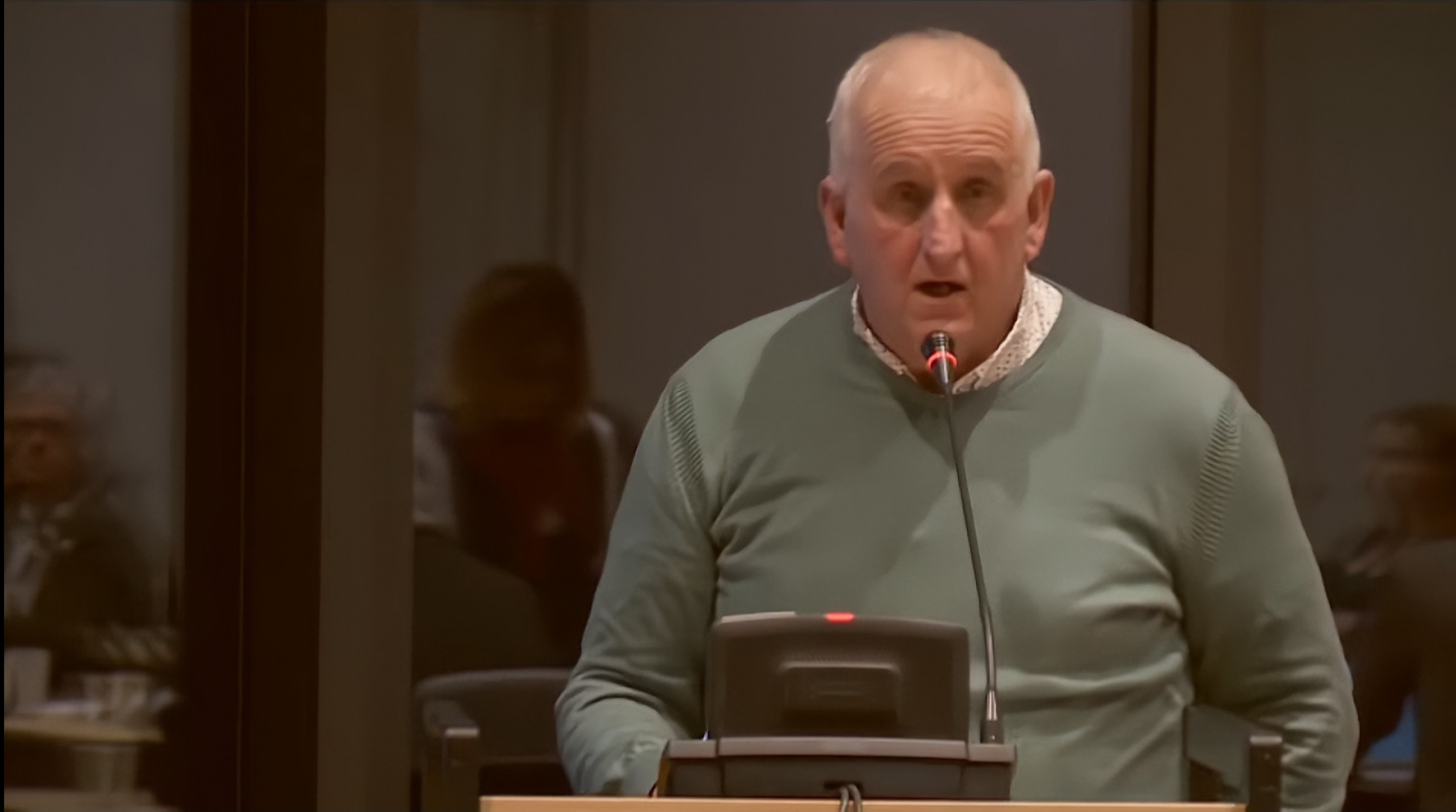 Spoedmoties BBR over azc en Poolse supermarkt halen het niet