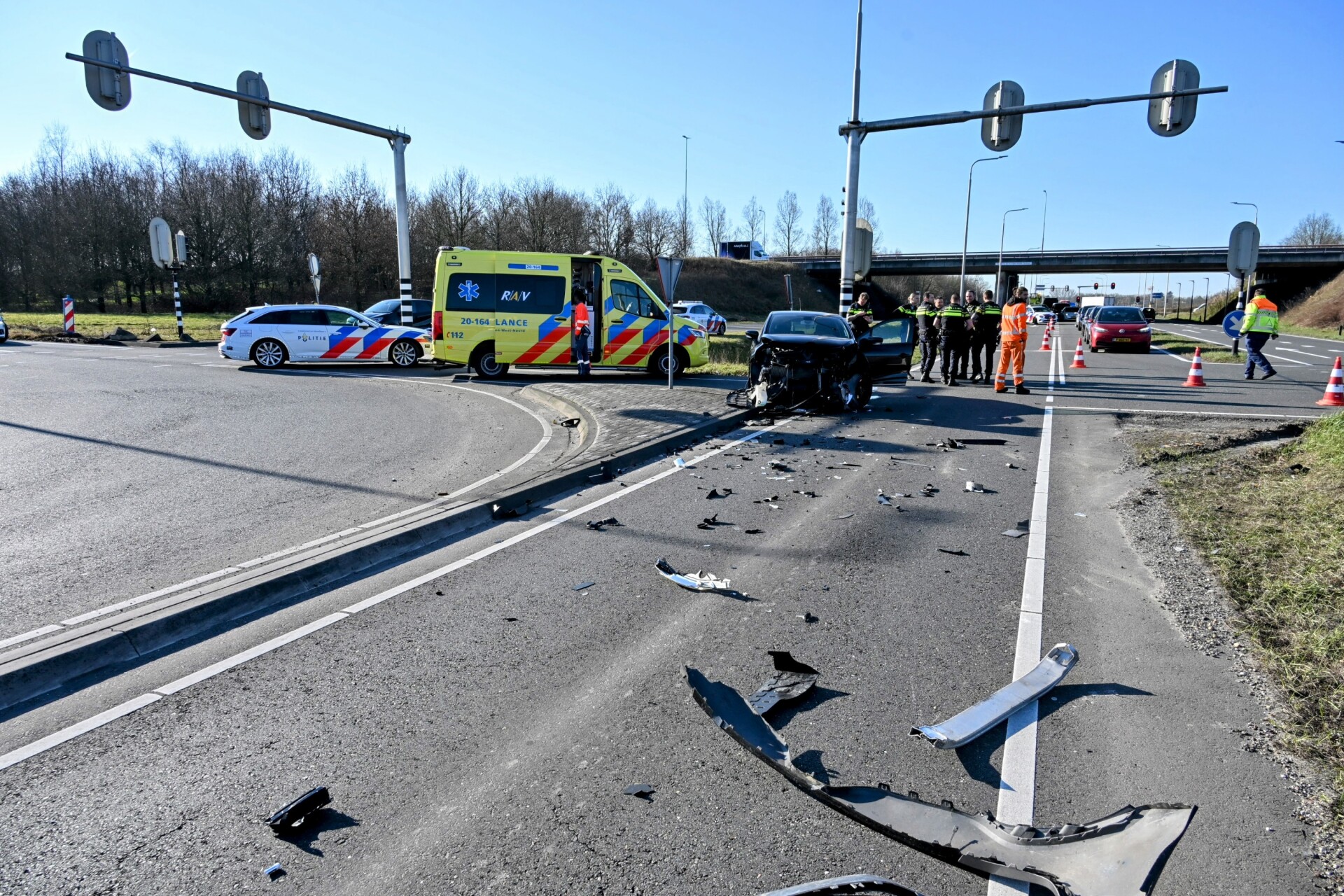Auto's botsen op kruising Vosdonk in Etten-Leur, veel schade