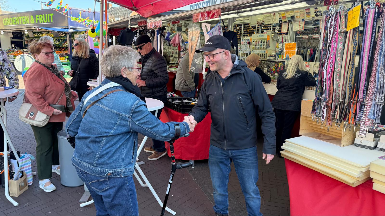 Al 40 jaar staat Jos op de weekmarkt in Etten-Leur: 'De markt is alles ...