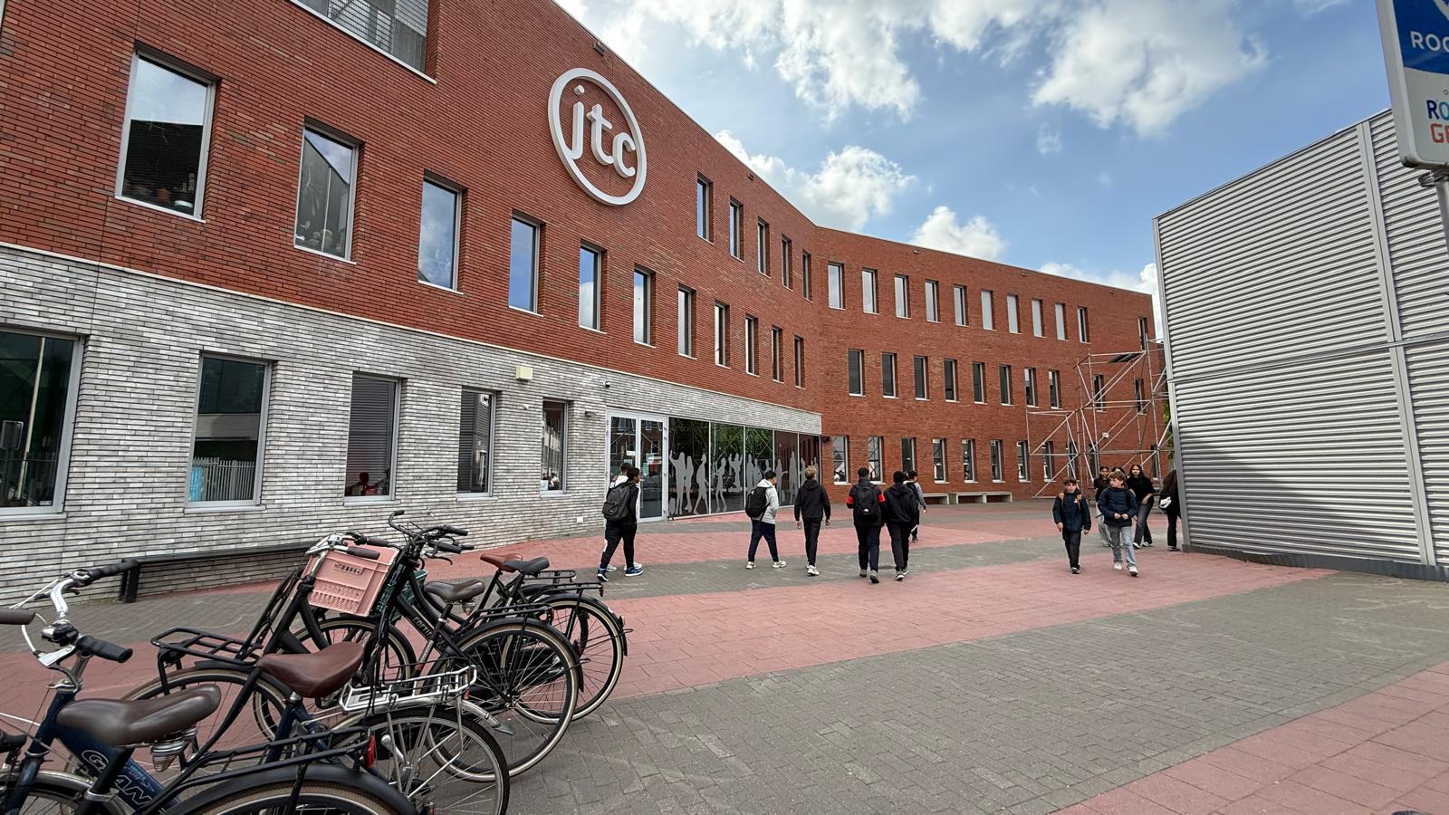 Leerlingen JTC Roosendaal krijgen cijfers voortaan op vaste tijden ...