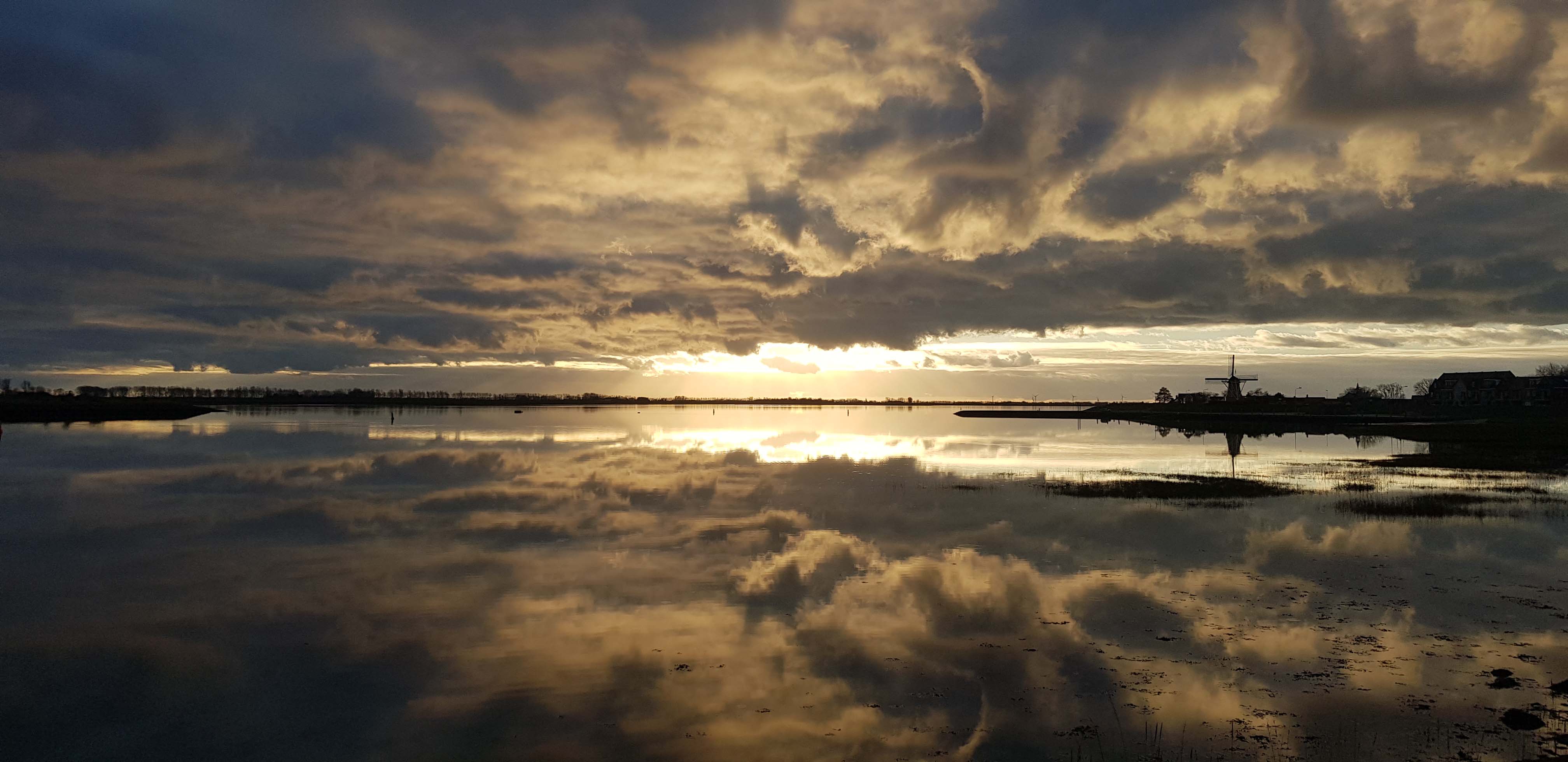 Els van der Giesen wint Thoolse fotowedstrijd: 'Weerspiegeling van de ...