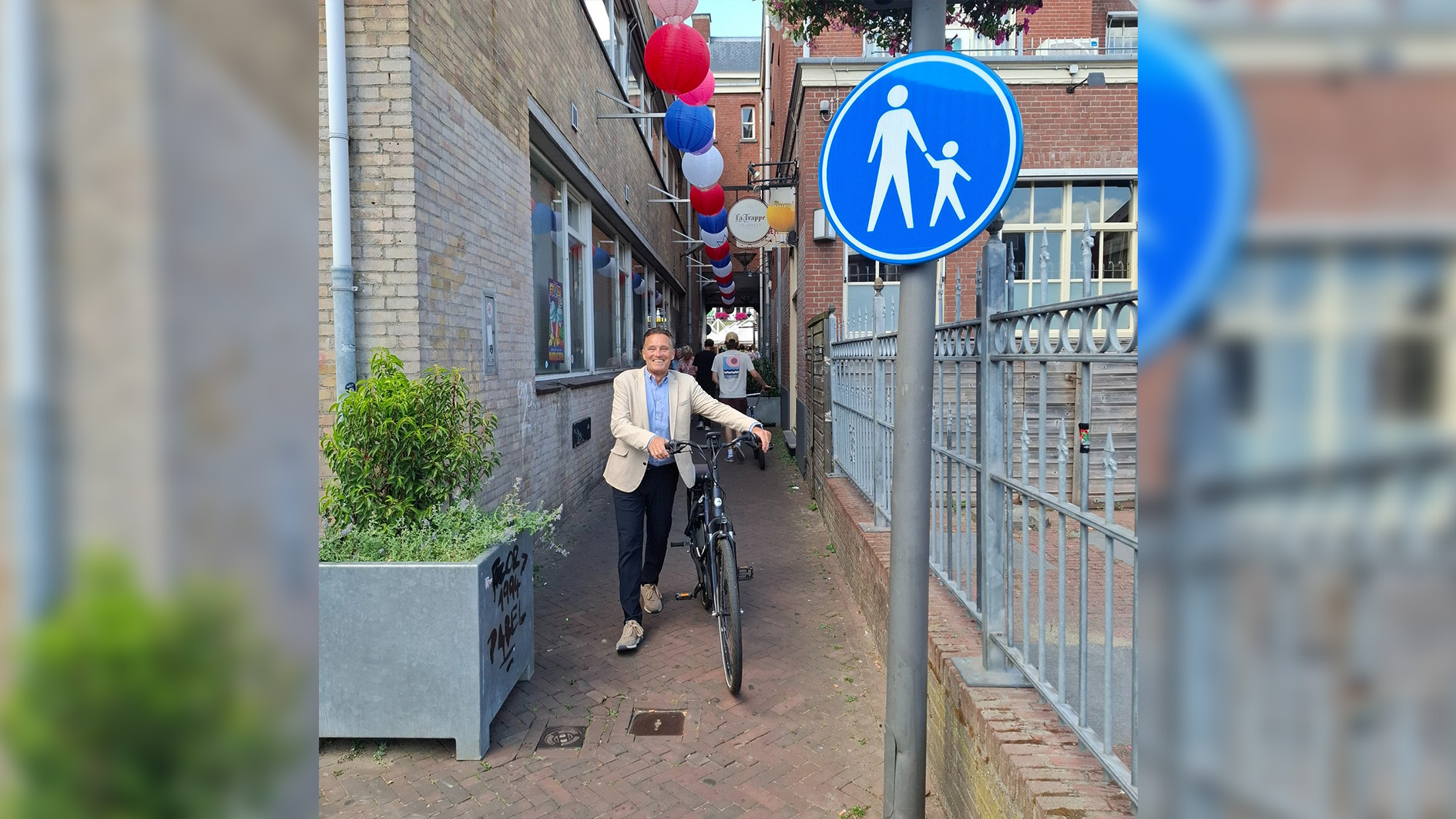 Steegje Tussen de Markten in Roosendaal nu definitief voetgangersgebied ...